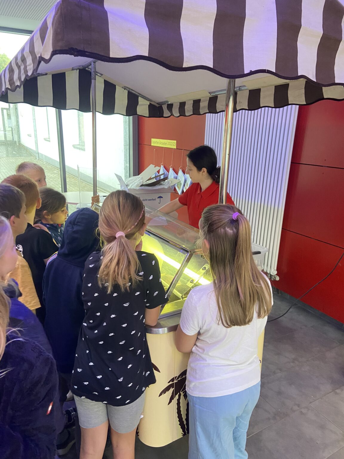 Der Eiswagen in der COS – Carl-Orff Grundschule Hamm